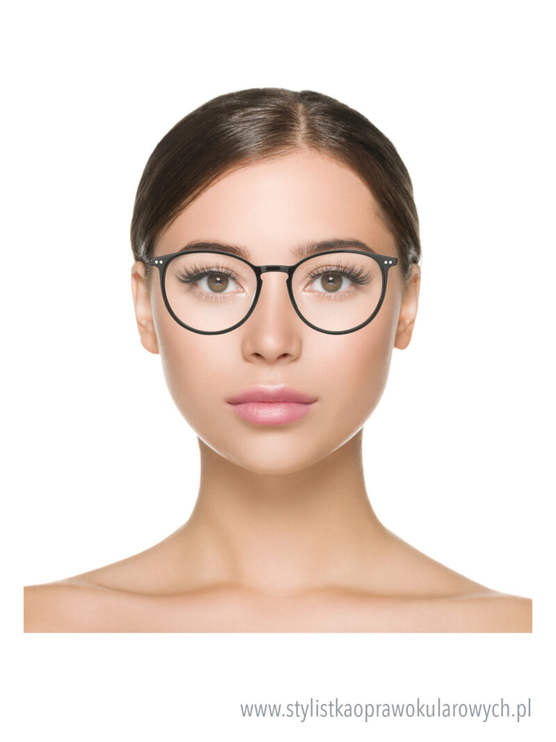 Okulary do okrągłej twarzy. Jakie oprawki wybrać, by wyszczuplić twarz?